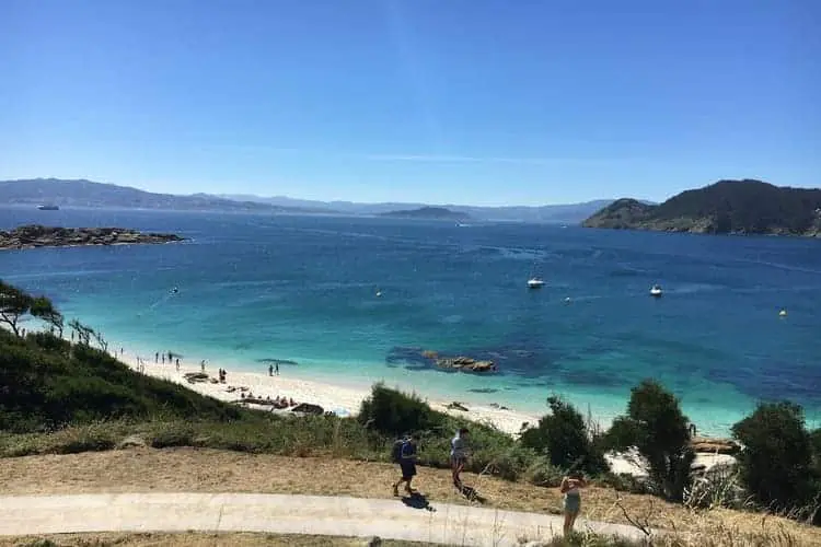 15 praias da Espanha incríveis para aproveitar o calor