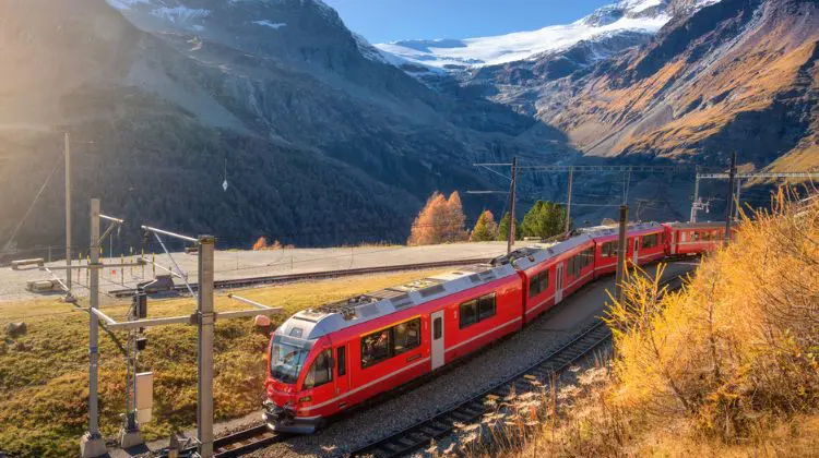 Viajar de trem: da compra de passagem as rotas mais incríveis